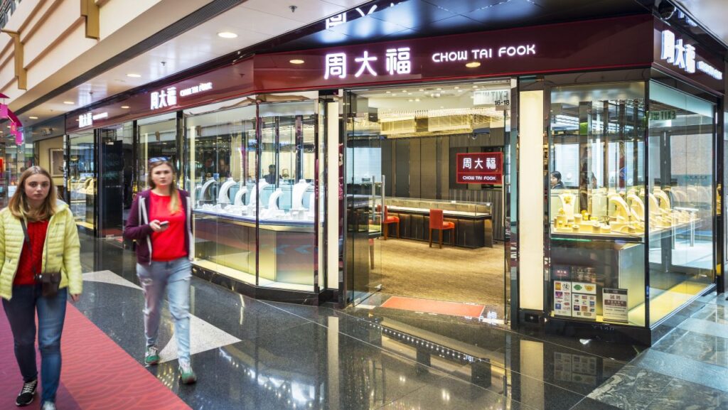 Tourist Recovery Boosts Chow Tai Fook Sales