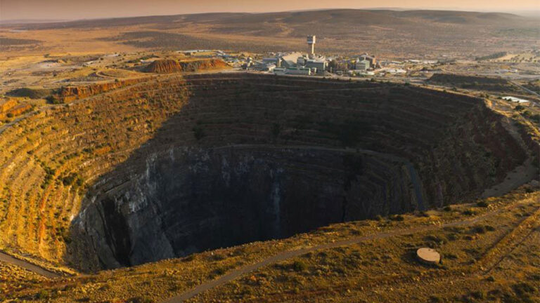 Rio Tinto to Hold Tender of 87 Fancy-Colored Diamonds