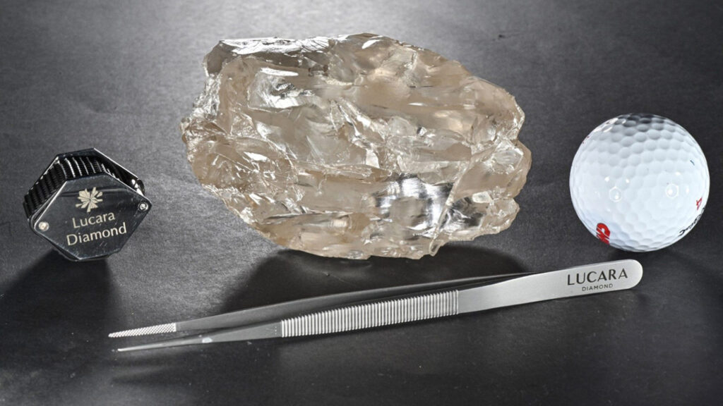 GIA Examines Rare 2,488ct. Rough Diamond