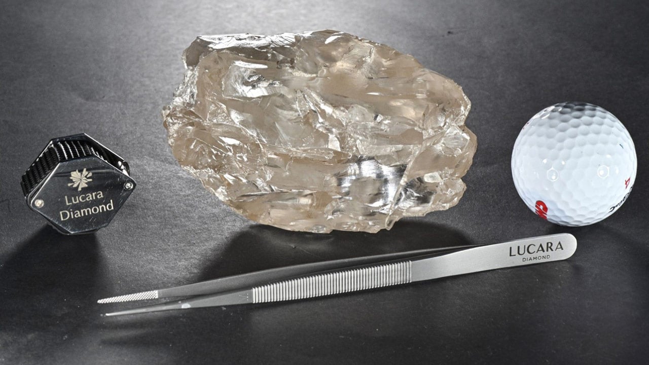 GIA Examines Rare 2,488ct. Rough Diamond