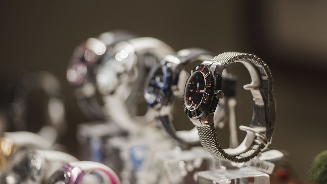 Swiss Watch Exports Decline Further in November
