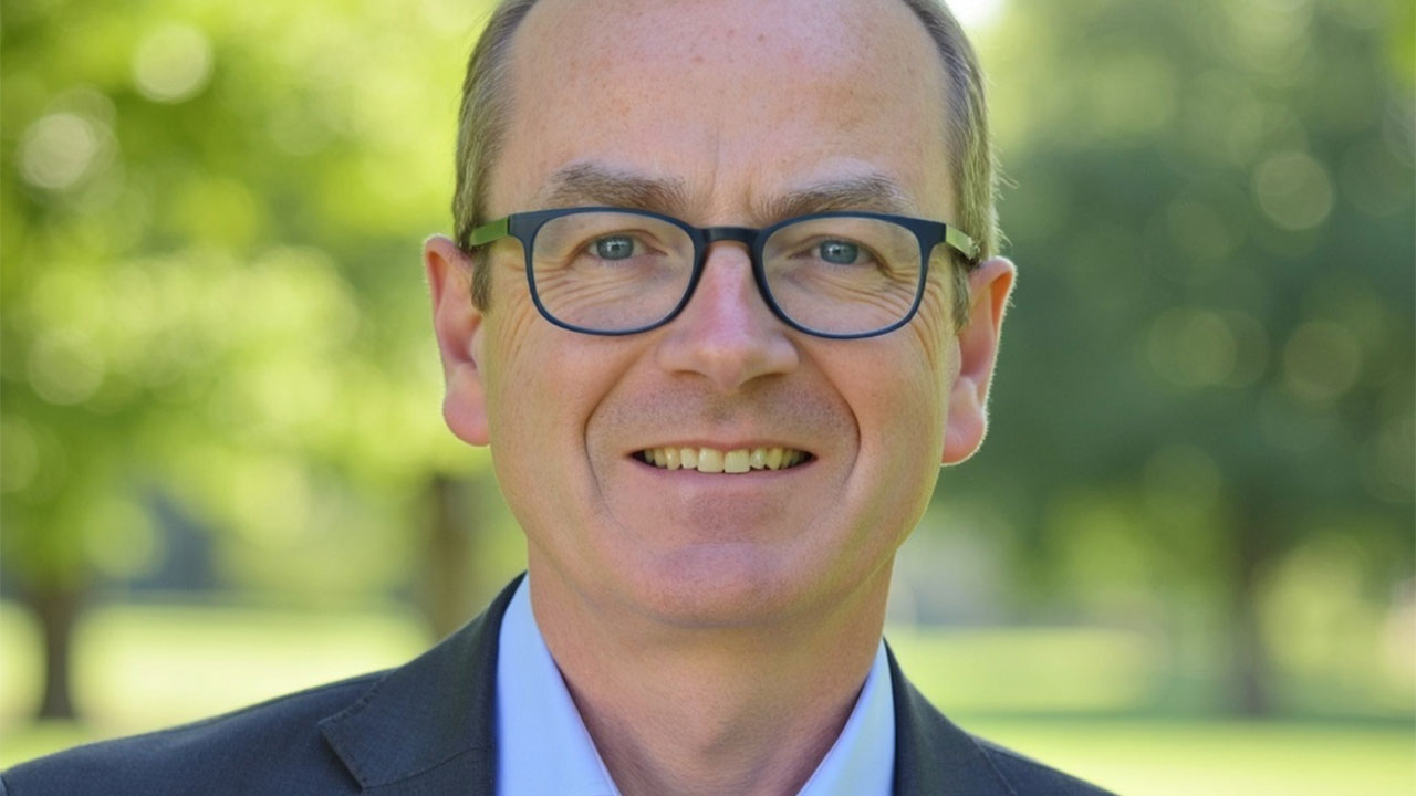 GIA Names New Chief Financial Officer and Opens Gemology Program in Chinese