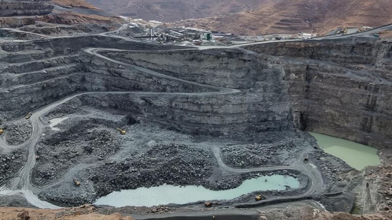 Kao Mine to Shutter Amid Rough-Price Downturn